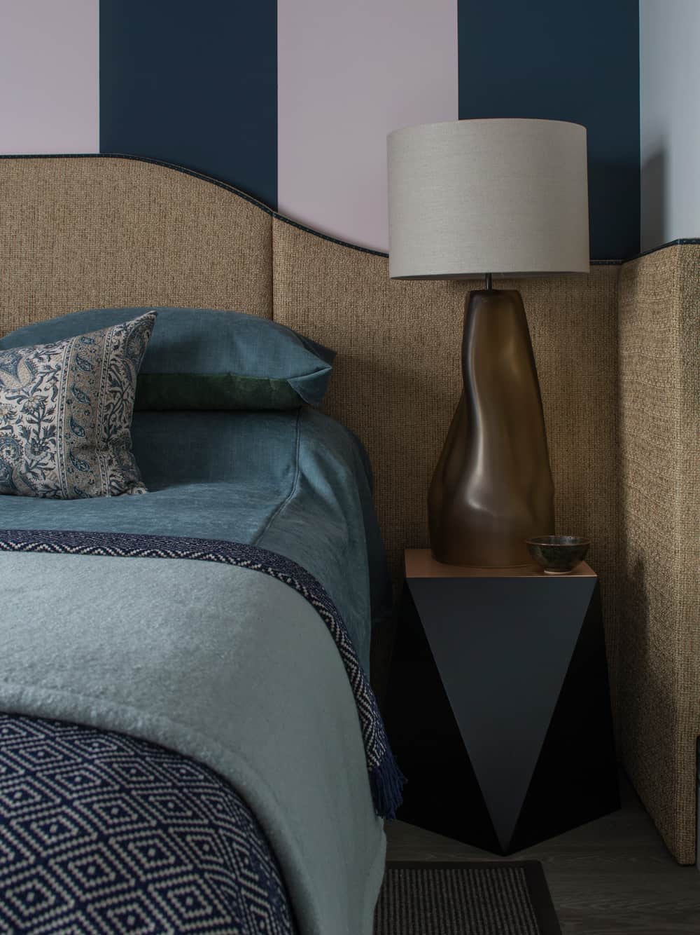 holiday-house-london-striped-night-bedroom-roselind-wilson-design ...